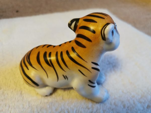 Vintage Lomonosov USSR Ceramic Tiger Cub Figure – Vintage Hereford